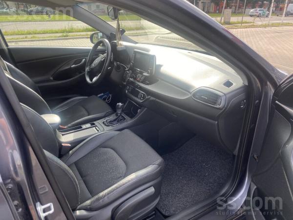 Pelēks Hyundai i30 2018 Rīga, ar dzinēja tilpumu 1.60 L un nobraukumu 261 tūkst. km par 8500 €, foto 9 vietnē AUTOMOTO.COM.LV