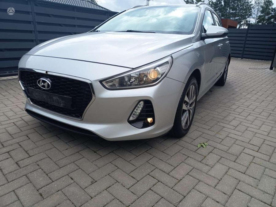 Grey Hyundai i30 2018 in Kaunas, with an engine capacity of 1.58 L and mileage of 174 thousand km for 5950 €, photo 3 on AUTOMOTO.COM.LV