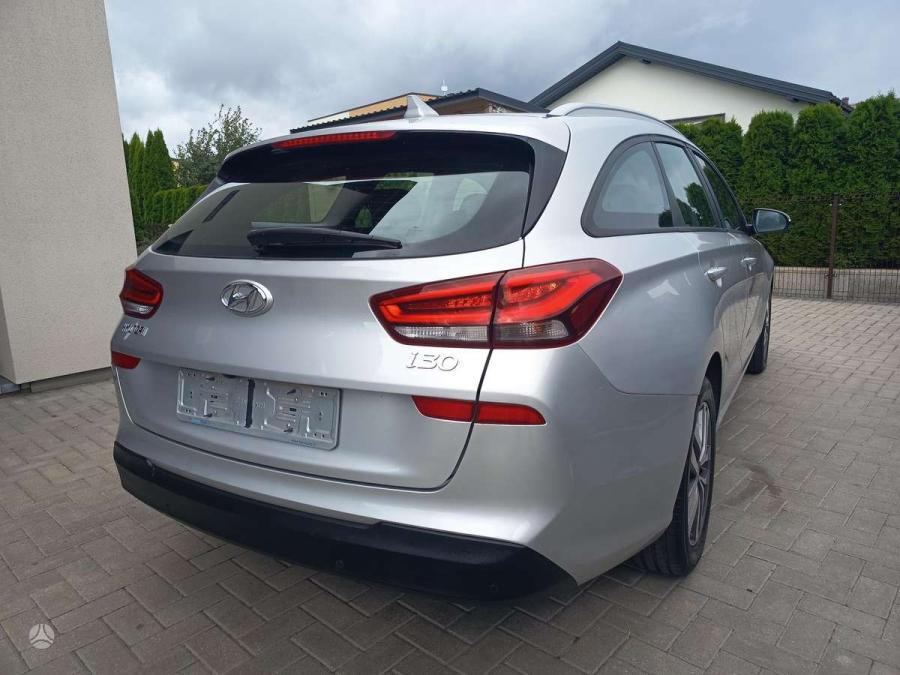 Grey Hyundai i30 2018 in Kaunas, with an engine capacity of 1.58 L and mileage of 174 thousand km for 5950 €, photo 8 on AUTOMOTO.COM.LV