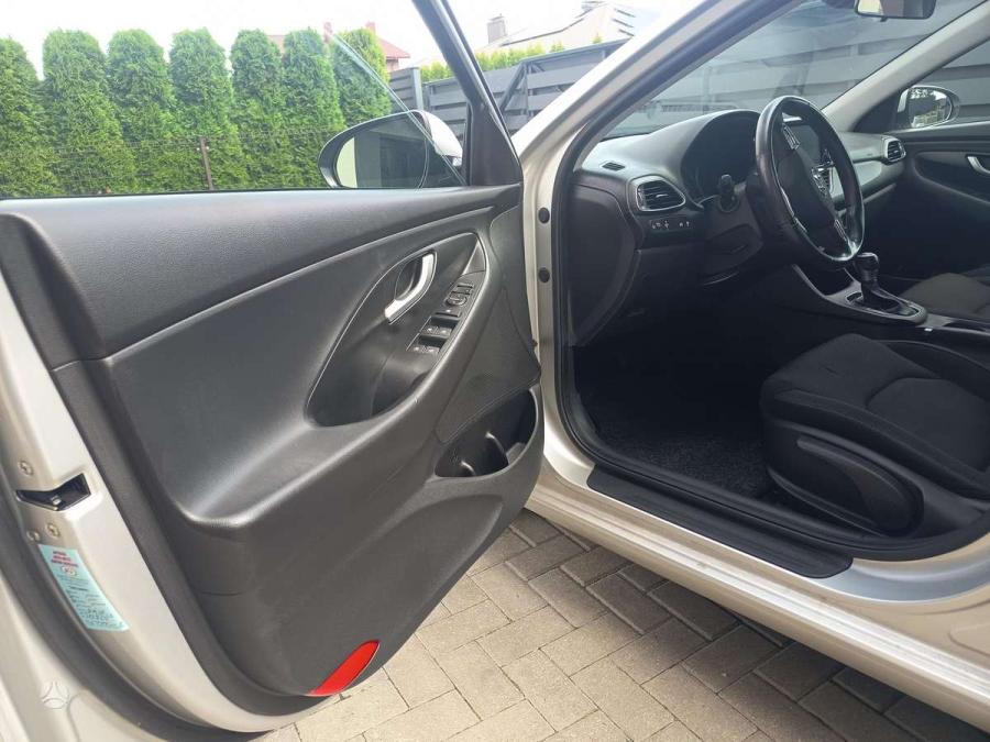Grey Hyundai i30 2018 in Kaunas, with an engine capacity of 1.58 L and mileage of 174 thousand km for 5950 €, photo 14 on AUTOMOTO.COM.LV