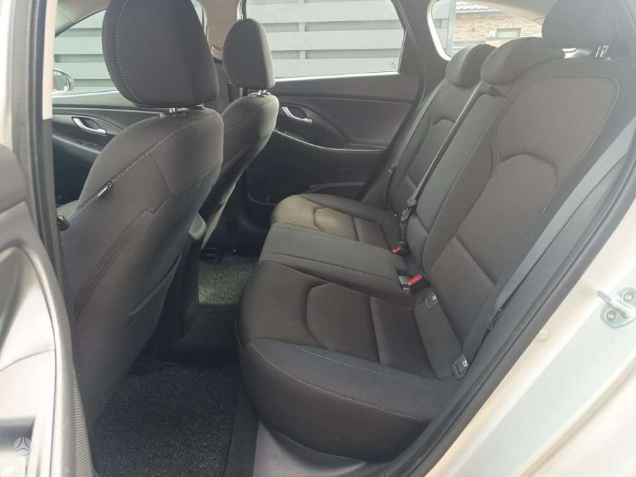 Grey Hyundai i30 2018 in Kaunas, with an engine capacity of 1.58 L and mileage of 174 thousand km for 5950 €, photo 17 on AUTOMOTO.COM.LV