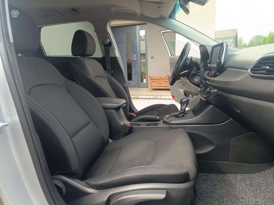 Grey Hyundai i30 2018 in Kaunas, with an engine capacity of 1.58 L and mileage of 174 thousand km for 5950 €, photo 20 on AUTOMOTO.COM.LV