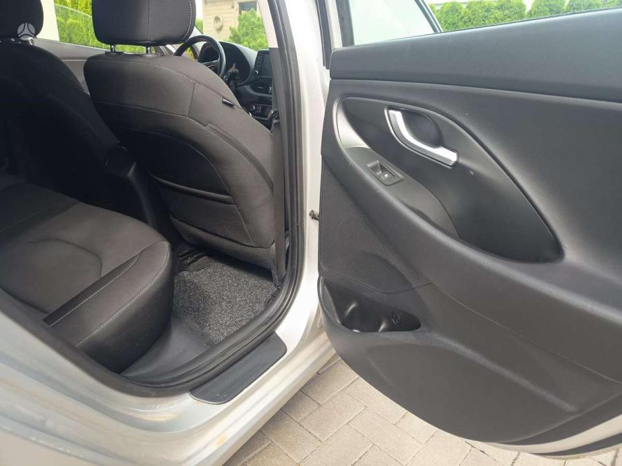 Grey Hyundai i30 2018 in Kaunas, with an engine capacity of 1.58 L and mileage of 174 thousand km for 5950 €, photo 22 on AUTOMOTO.COM.LV