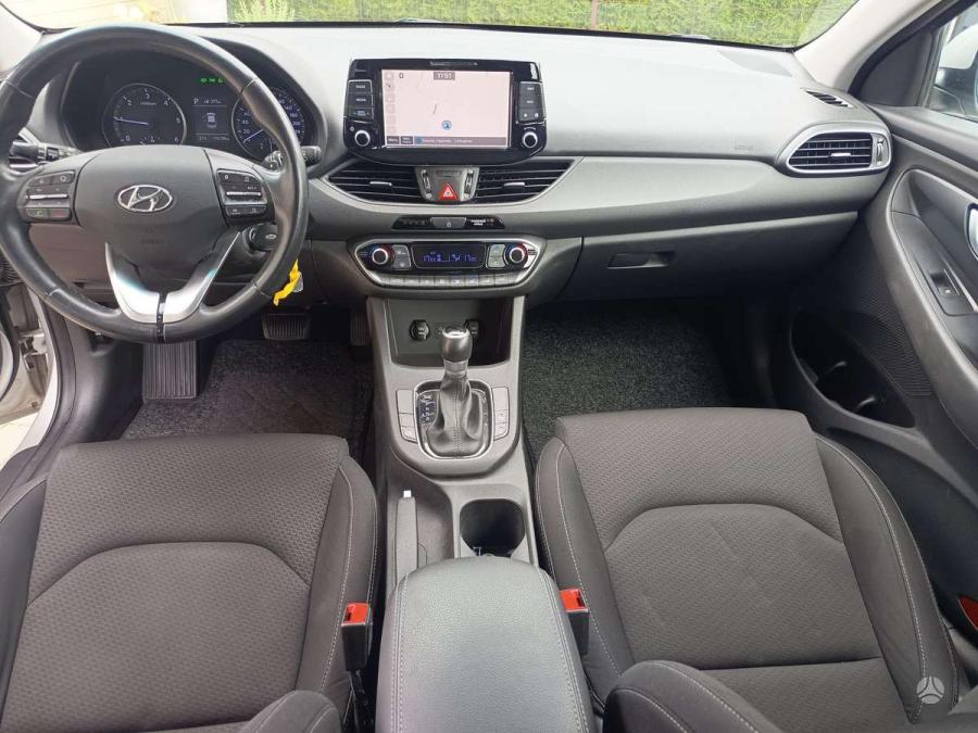 Grey Hyundai i30 2018 in Kaunas, with an engine capacity of 1.58 L and mileage of 174 thousand km for 5950 €, photo 26 on AUTOMOTO.COM.LV