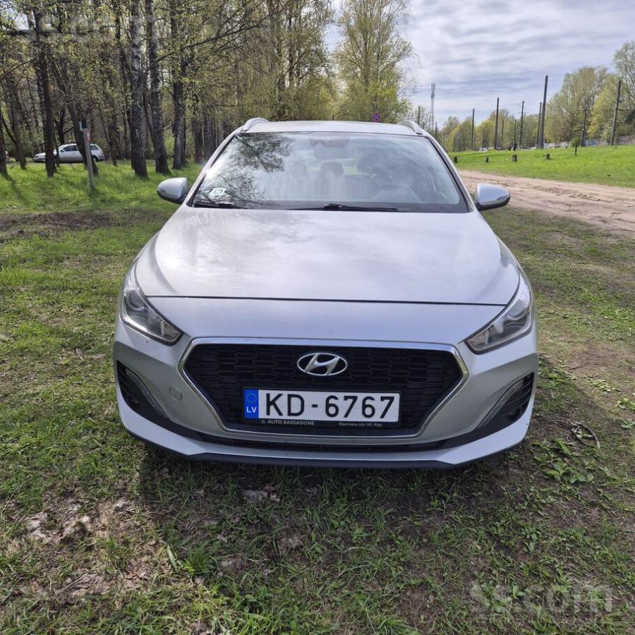 Grey Hyundai i30 2019 in Riga, with an engine capacity of 1.60 L and mileage of 147 thousand km for 7900 €, photo 1 on AUTOMOTO.COM.LV