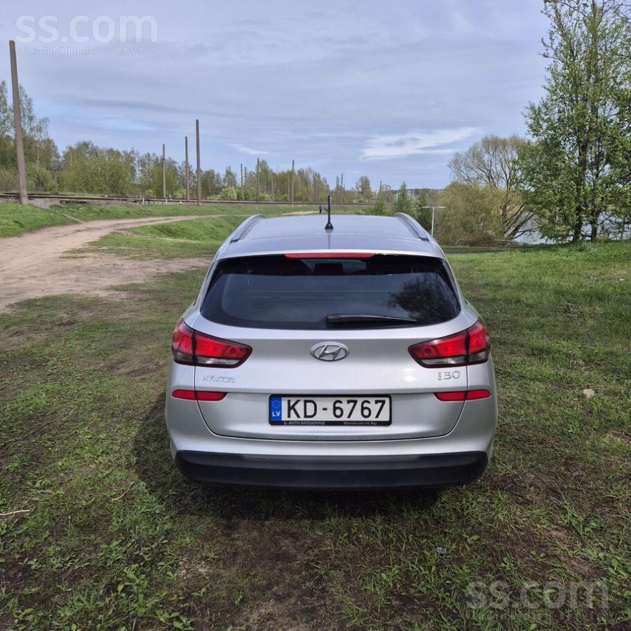 Grey Hyundai i30 2019 in Riga, with an engine capacity of 1.60 L and mileage of 147 thousand km for 7900 €, photo 2 on AUTOMOTO.COM.LV