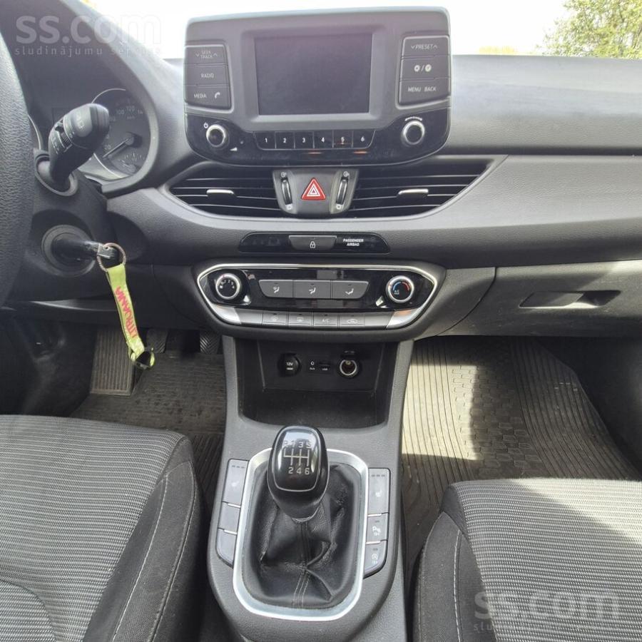 Grey Hyundai i30 2019 in Riga, with an engine capacity of 1.60 L and mileage of 147 thousand km for 7900 €, photo 6 on AUTOMOTO.COM.LV