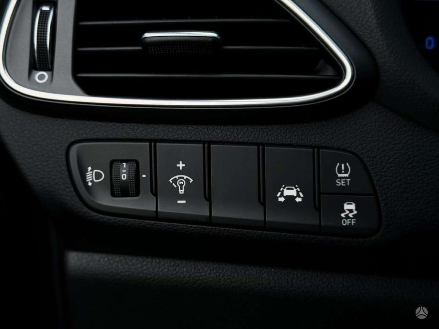 Pelēks Hyundai i30 2019 Viļņa, ar dzinēja tilpumu 1.60 L un nobraukumu 144 tūkst. km par 7800 €, foto 21 vietnē AUTOMOTO.COM.LV