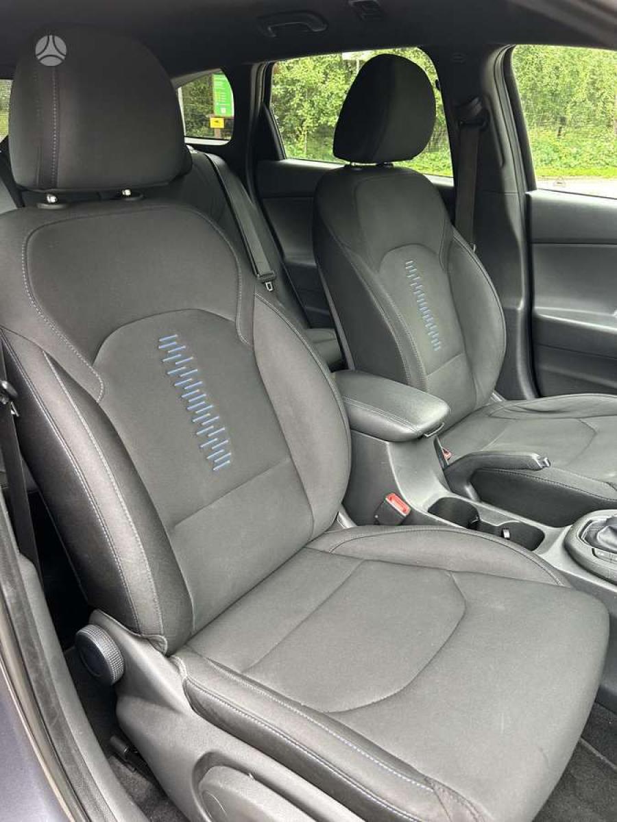 Pelēks Hyundai i30 2019 Tauragė, ar dzinēja tilpumu 1.60 L un nobraukumu 230 tūkst. km par 6450 €, foto 18 vietnē AUTOMOTO.COM.LV