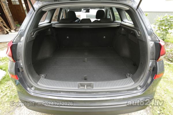 Grey Hyundai i30 2019 in Tallinn, with an engine capacity of 1.40 L and mileage of 83 thousand km for 10000 €, photo 9 on AUTOMOTO.COM.LV