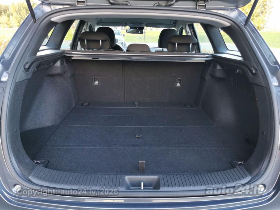 Pelēks Hyundai i30 2019 Tallina, ar dzinēja tilpumu 1.40 L un nobraukumu 84 tūkst. km par 11390 €, foto 13 vietnē AUTOMOTO.COM.LV
