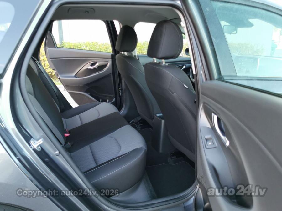 Pelēks Hyundai i30 2019 Tallina, ar dzinēja tilpumu 1.40 L un nobraukumu 84 tūkst. km par 11390 €, foto 29 vietnē AUTOMOTO.COM.LV
