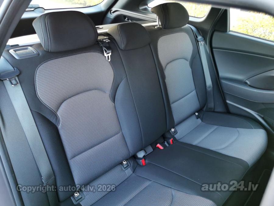 Pelēks Hyundai i30 2019 Tallina, ar dzinēja tilpumu 1.40 L un nobraukumu 84 tūkst. km par 11390 €, foto 30 vietnē AUTOMOTO.COM.LV