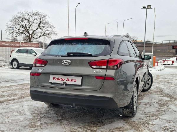 Pelēks Hyundai i30 2020 Viļņa, ar dzinēja tilpumu 1.37 L un nobraukumu 25 tūkst. km par 10500 €, foto 4 vietnē AUTOMOTO.COM.LV