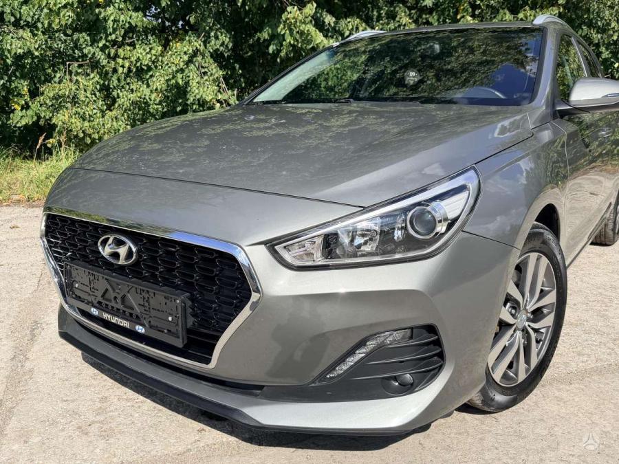 Grey Hyundai i30 2020 in Siauliai, with an engine capacity of 1.00 L and mileage of 199 thousand km for 7100 €, photo 4 on AUTOMOTO.COM.LV