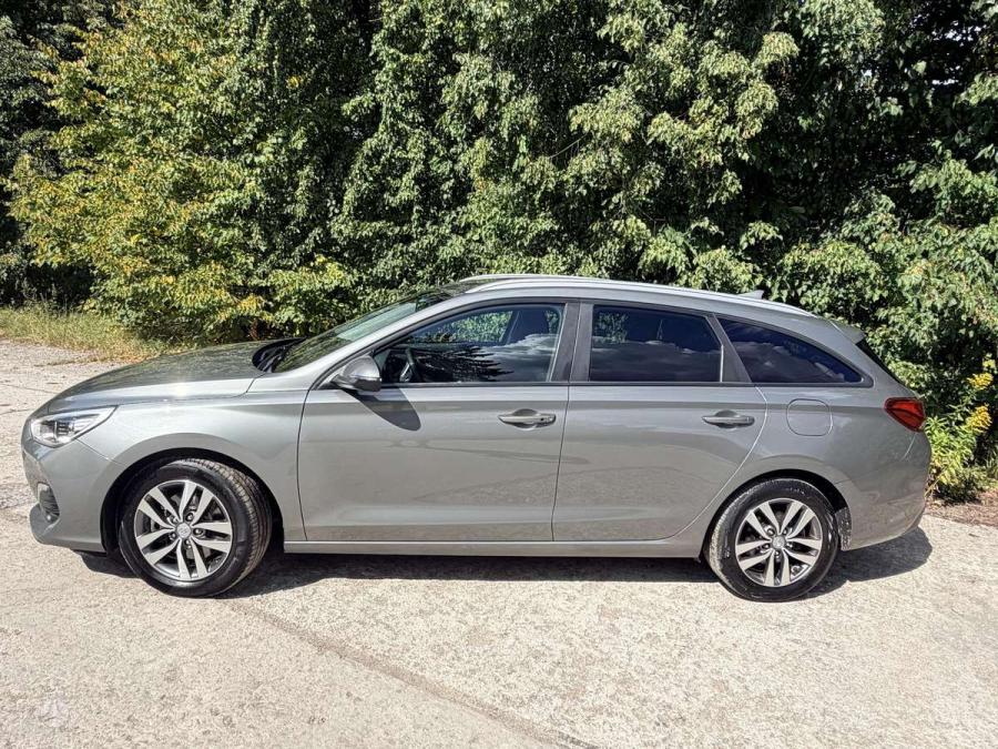 Grey Hyundai i30 2020 in Siauliai, with an engine capacity of 1.00 L and mileage of 199 thousand km for 7100 €, photo 5 on AUTOMOTO.COM.LV