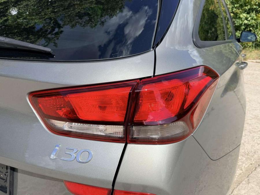 Grey Hyundai i30 2020 in Siauliai, with an engine capacity of 1.00 L and mileage of 199 thousand km for 7100 €, photo 8 on AUTOMOTO.COM.LV
