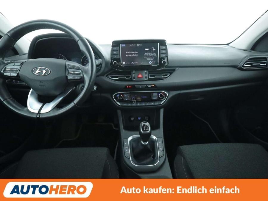 Grey Hyundai i30 2021 in Kaunas, with an engine capacity of 1.00 L and mileage of 38 thousand km for 21582 €, photo 12 on AUTOMOTO.COM.LV