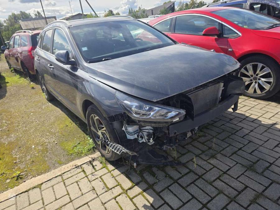 Серый Хендай i30 2021 в Таураге, объемом двигателя 1.00 л и пробегом 32 тыс. км за 6600 €, фото 1 на AUTOMOTO.COM.LV