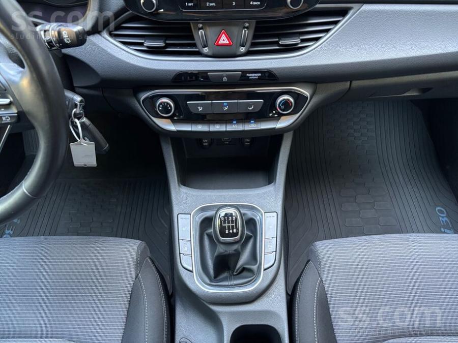 Pelēks Hyundai i30 2022 Rīga, ar dzinēja tilpumu 1.50 L un nobraukumu 84 tūkst. km par 10750 €, foto 12 vietnē AUTOMOTO.COM.LV
