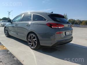 Pelēks Hyundai i30 2022 Rīga, ar dzinēja tilpumu 1.50 L un nobraukumu 40 tūkst. km par 18300 €, foto 5 vietnē AUTOMOTO.COM.LV