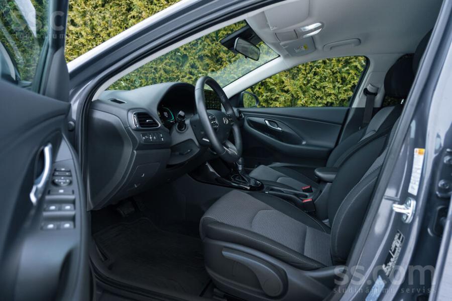 Pelēks Hyundai i30 2024 Rīga, ar dzinēja tilpumu 1.50 L un nobraukumu 22 tūkst. km par 17500 €, foto 10 vietnē AUTOMOTO.COM.LV