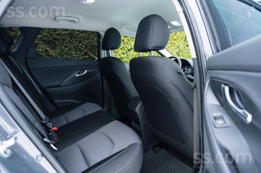 Pelēks Hyundai i30 2024 Rīga, ar dzinēja tilpumu 1.50 L un nobraukumu 22 tūkst. km par 17500 €, foto 14 vietnē AUTOMOTO.COM.LV