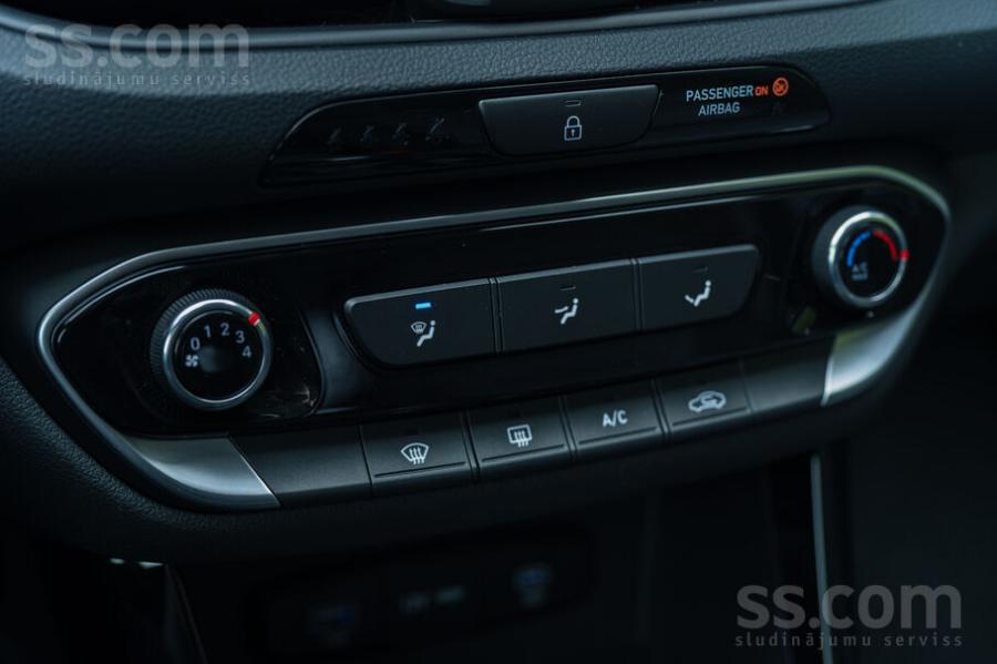 Pelēks Hyundai i30 2024 Rīga, ar dzinēja tilpumu 1.50 L un nobraukumu 22 tūkst. km par 17500 €, foto 18 vietnē AUTOMOTO.COM.LV