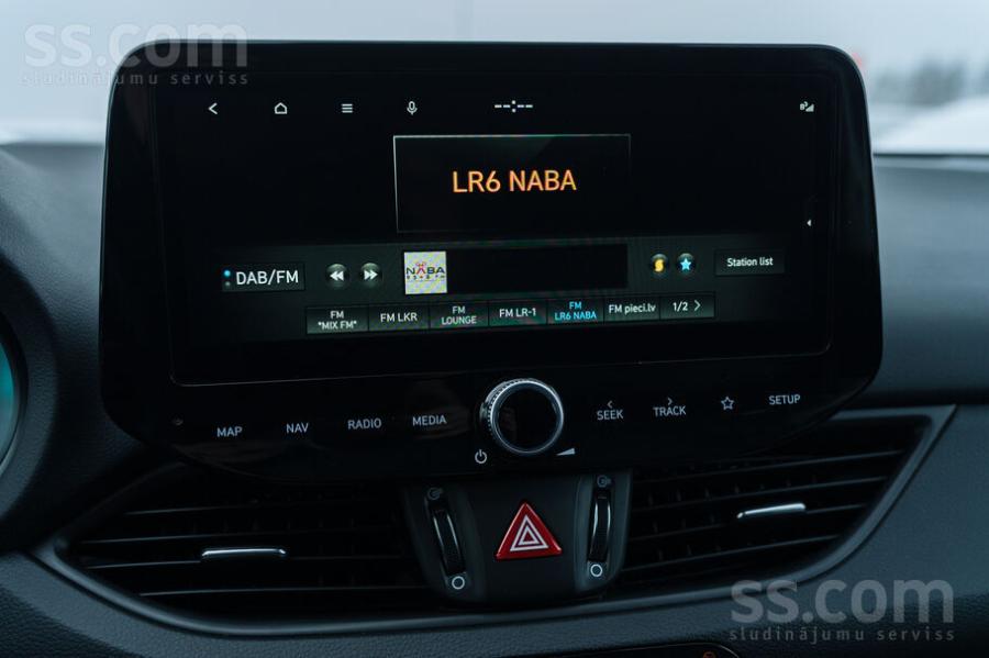 Pelēks Hyundai i30 2024 Rīga, ar dzinēja tilpumu 1.50 L un nobraukumu 22 tūkst. km par 17500 €, foto 21 vietnē AUTOMOTO.COM.LV