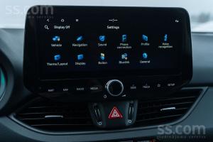 Pelēks Hyundai i30 2024 Rīga, ar dzinēja tilpumu 1.50 L un nobraukumu 22 tūkst. km par 17500 €, foto 24 vietnē AUTOMOTO.COM.LV