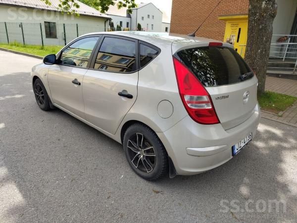 Hyundai i30 2007 in Jurmala, with an engine capacity of 1.40 L and mileage of 120 thousand km for 8800 €, photo 4 on AUTOMOTO.COM.LV