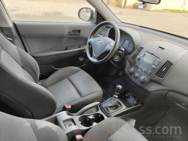 Hyundai i30 2007 in Jurmala, with an engine capacity of 1.40 L and mileage of 120 thousand km for 8800 €, photo 5 on AUTOMOTO.COM.LV