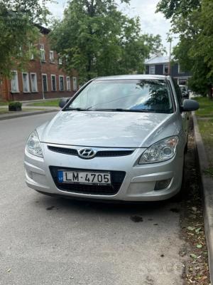 Hyundai i30 2007 in Riga, with an engine capacity of 1.40 L and mileage of 181 thousand km for 1400 €, photo 1 on AUTOMOTO.COM.LV