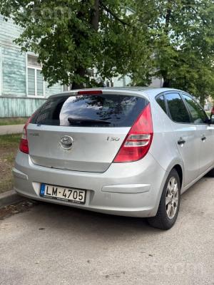 Hyundai i30 2007 in Riga, with an engine capacity of 1.40 L and mileage of 181 thousand km for 1400 €, photo 8 on AUTOMOTO.COM.LV