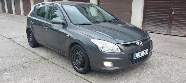 Hyundai i30 2007 in Vilnius, with an engine capacity of 1.60 L and mileage of 210 thousand km for 690 €, photo 3 on AUTOMOTO.COM.LV