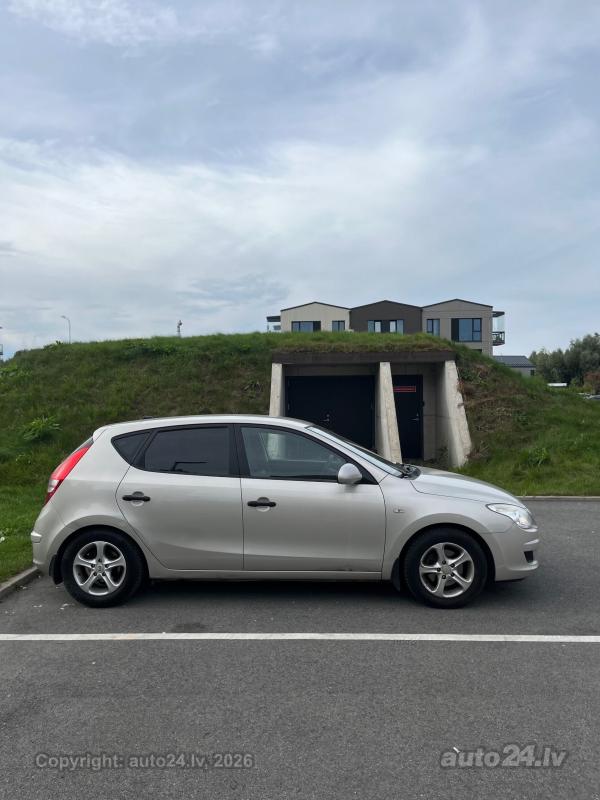Hyundai i30 2007 in Tallinn, with an engine capacity of 1.40 L and mileage of 141 thousand km for 2400 €, photo 5 on AUTOMOTO.COM.LV