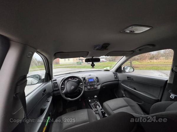 Hyundai i30 2008 in Johvi, with an engine capacity of 1.60 L and mileage of 307 thousand km for 2000 €, photo 11 on AUTOMOTO.COM.LV