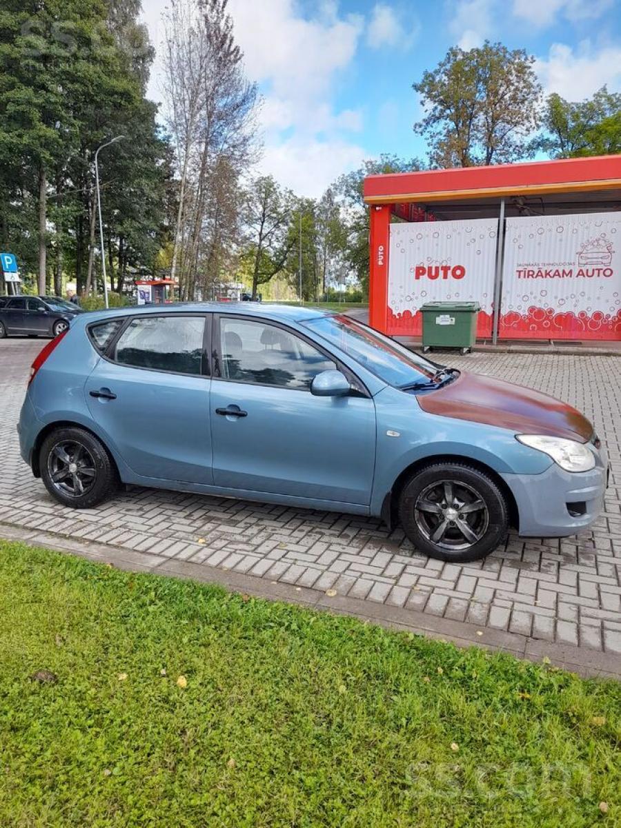 Hyundai i30 2008 in Riga, with an engine capacity of 1.40 L and mileage of 150 thousand km for 1200 €, photo 4 on AUTOMOTO.COM.LV
