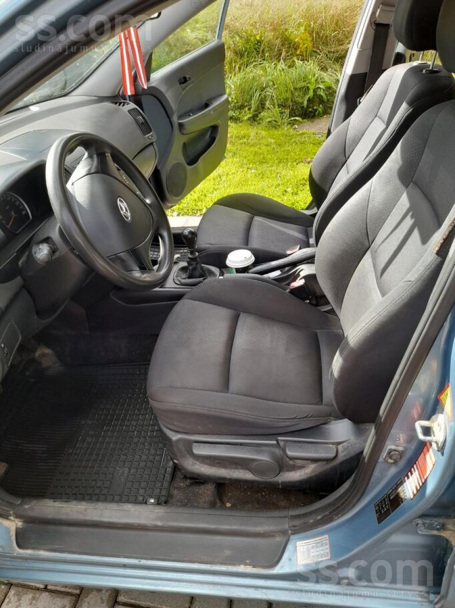 Hyundai i30 2008 in Riga, with an engine capacity of 1.40 L and mileage of 150 thousand km for 1200 €, photo 16 on AUTOMOTO.COM.LV