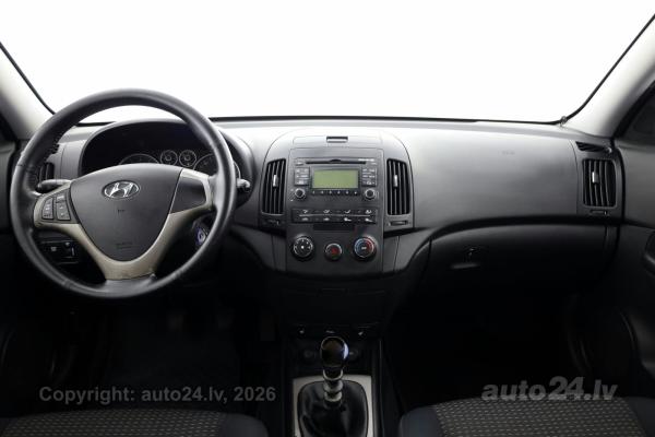 Hyundai i30 2008 in Tallinn, with an engine capacity of 1.60 L and mileage of 249 thousand km for 1399 €, photo 5 on AUTOMOTO.COM.LV