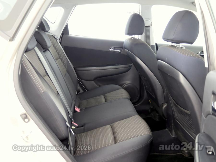 Хендай i30 2008 в Таллин, объемом двигателя 1.60 л и пробегом 249 тыс. км за 1399 €, фото 8 на AUTOMOTO.COM.LV