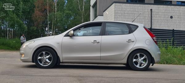 Hyundai i30 2008 Viļņa, ar dzinēja tilpumu 1.60 L un nobraukumu 319 tūkst. km par 2500 €, foto 6 vietnē AUTOMOTO.COM.LV