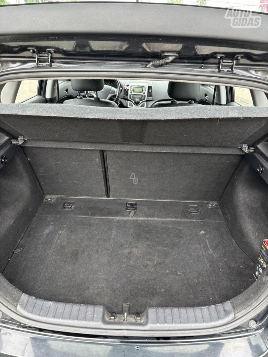 Hyundai i30 2008 Marijampole, ar dzinēja tilpumu 1.60 L un nobraukumu 257 tūkst. km par 1100 €, foto 9 vietnē AUTOMOTO.COM.LV