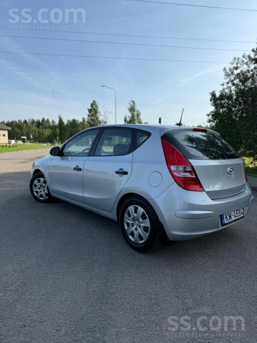 Hyundai i30 2009 in Riga, with an engine capacity of 1.40 L and mileage of 178 thousand km for 2100 €, photo 2 on AUTOMOTO.COM.LV