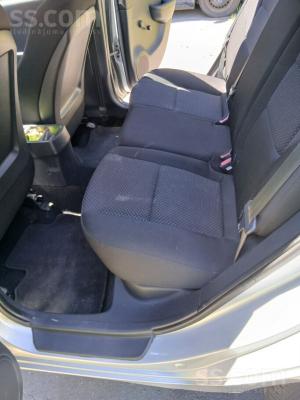 Hyundai i30 2009 in Riga, with an engine capacity of 1.40 L and mileage of 259 thousand km for 2000 €, photo 8 on AUTOMOTO.COM.LV
