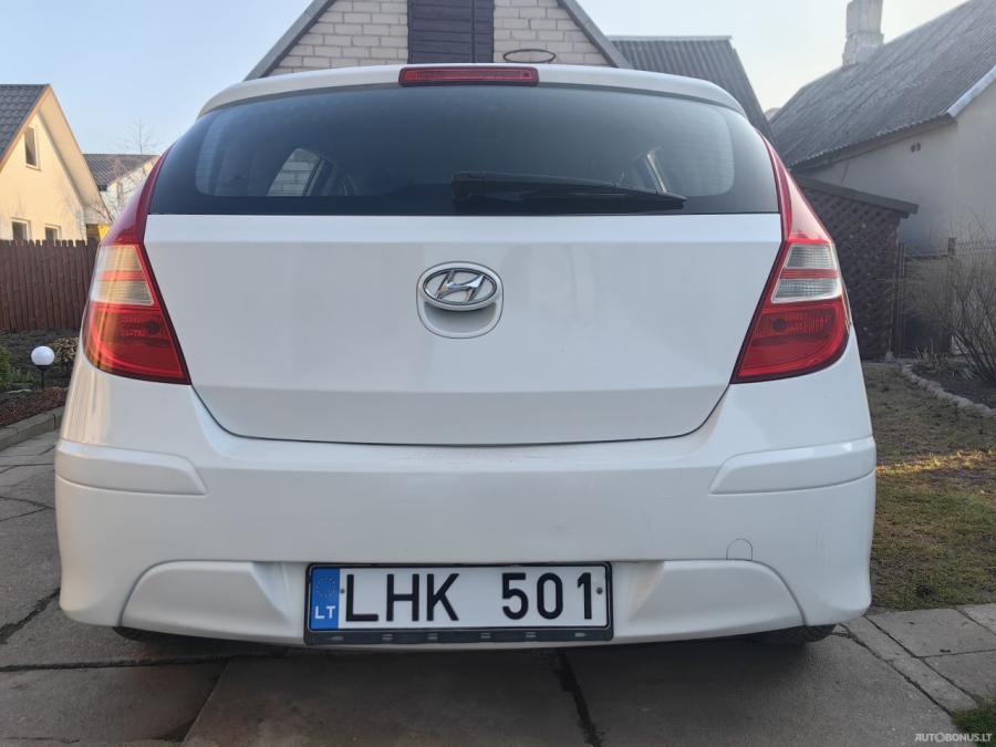 Hyundai i30 2010 in Marijampole, with an engine capacity of 1.40 L and mileage of 160 thousand km for 3200 €, photo 3 on AUTOMOTO.COM.LV
