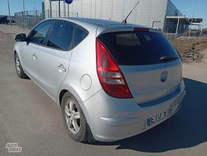 Hyundai i30 2010 in Klaipeda, with an engine capacity of 1.60 L and mileage of 285 thousand km for 1200 €, photo 5 on AUTOMOTO.COM.LV