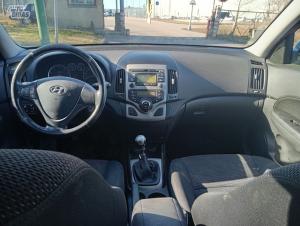 Hyundai i30 2010 in Klaipeda, with an engine capacity of 1.60 L and mileage of 285 thousand km for 1200 €, photo 6 on AUTOMOTO.COM.LV