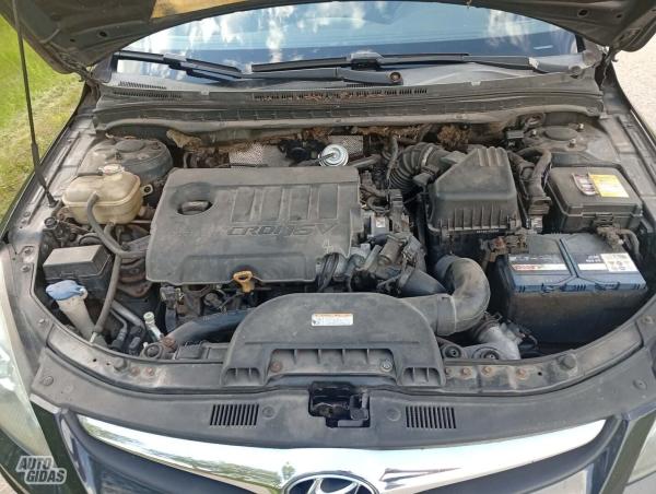 Hyundai i30 2010 in Vilnius, with an engine capacity of 1.60 L and mileage of 241 thousand km for 2200 €, photo 4 on AUTOMOTO.COM.LV