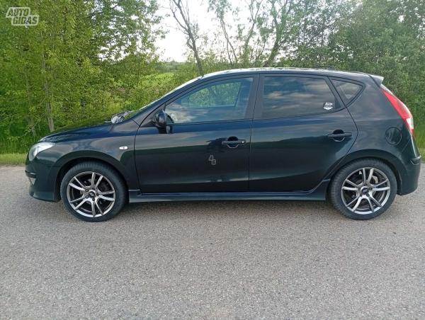 Hyundai i30 2010 in Vilnius, with an engine capacity of 1.60 L and mileage of 241 thousand km for 2200 €, photo 7 on AUTOMOTO.COM.LV